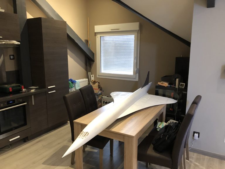 Assembly wings and fuselage – Concorde RC